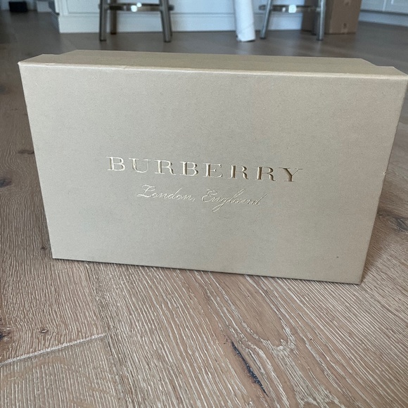 Burger | Accessories | Burberry Shoe Box | Poshmark